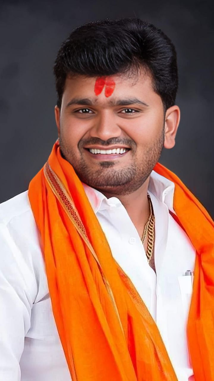 Kundlik Khande : मुंडे समर्थकांनी कार्यालय फोडलं; ऑडिओ क्लिपमुळे चर्चेत ...