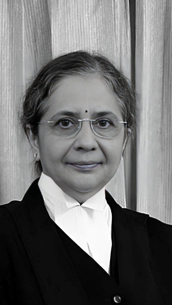 लिम्का बुकमध्ये नाव असलेल्या न्यायाधीश बेला त्रिवेदी; आरक्षणाच्या ...