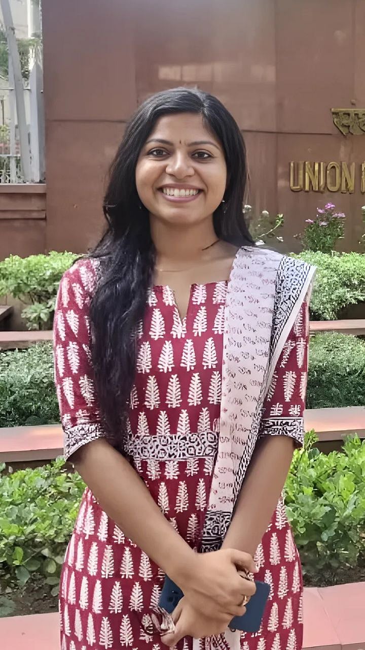 IAS Pallavi Verma : सततचं अपयश पण हार न मानता सातव्या प्रयत्नात मिळवलं ...