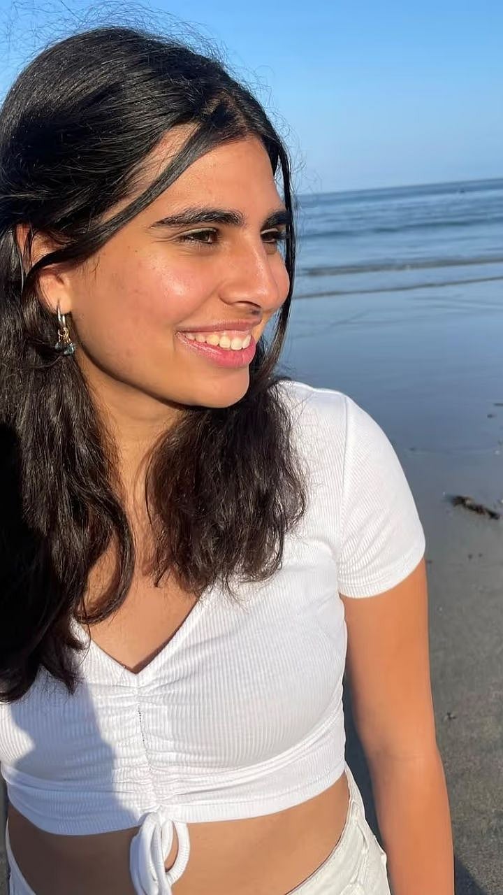 Miraya Vadra : प्रियांका गांधींची मुलगी सध्या काय करते, माहितीय का |Do ...