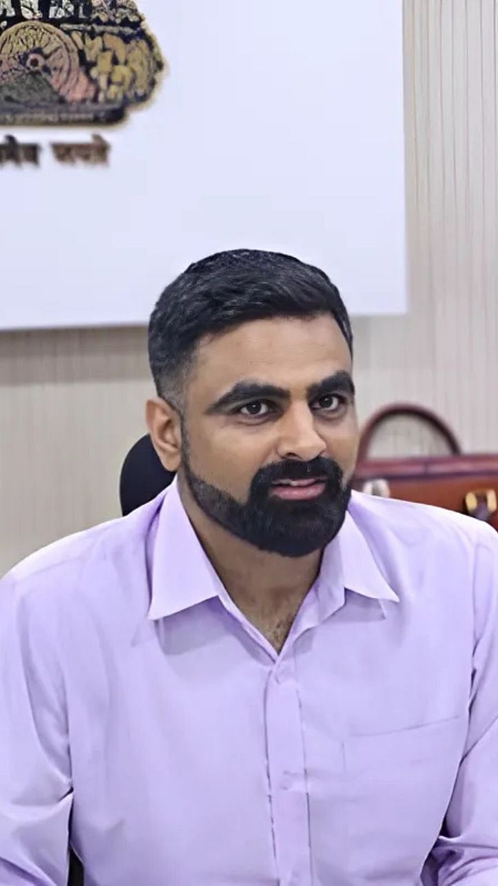 मुख्यमंत्री फडणवीसांनी पुणे जिल्ह्याची जबाबदारी सोपवलेले IAS जितेंद्र डुडी कोण आहेत? satara ...