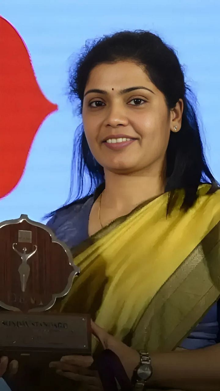 Vijaya Narayan Rao biography 'धडाकेबाज' IAS अधिकारीही असुरक्षित ...