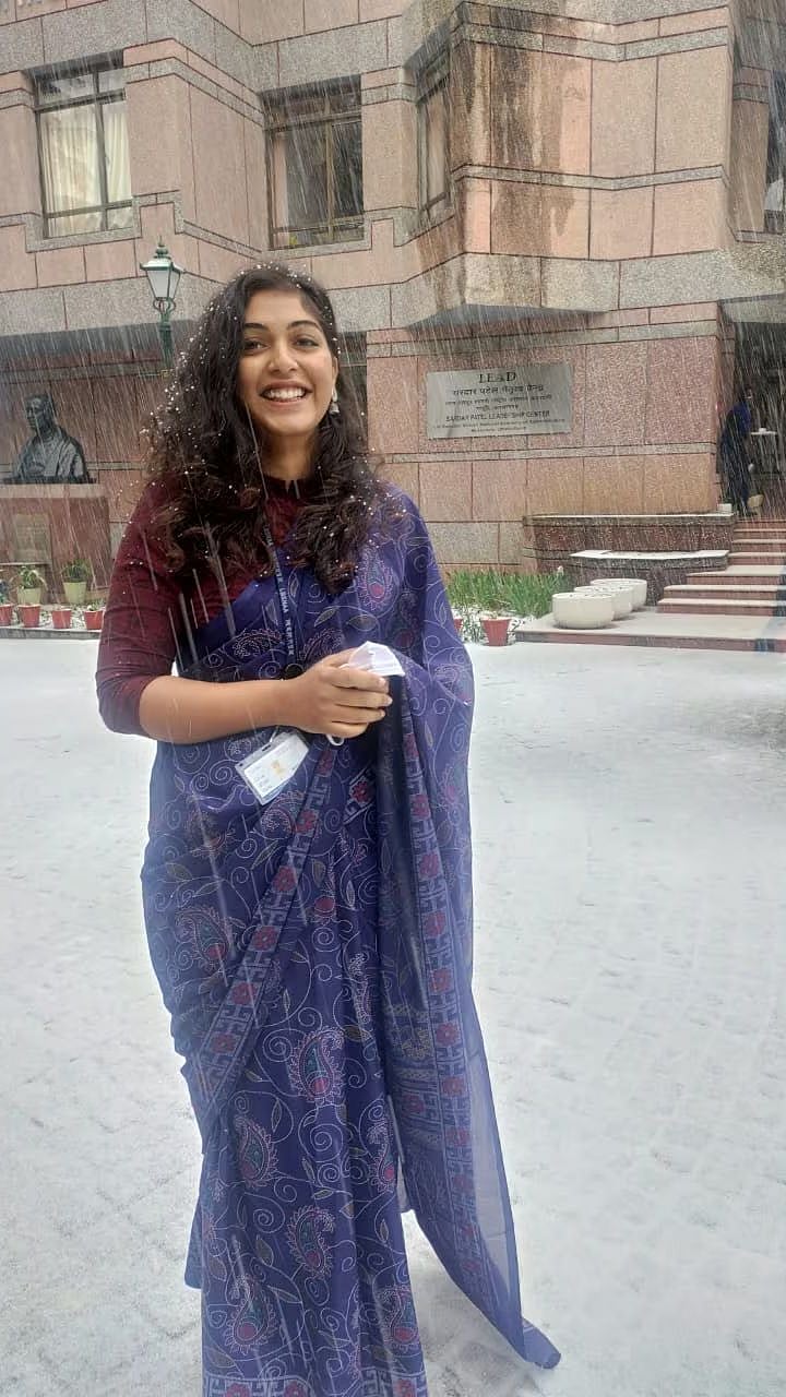 Anjali Vishwakarma IPS : लाखोंच्या पॅकेजची नोकरी सोडून भारतात आलेल्या ...