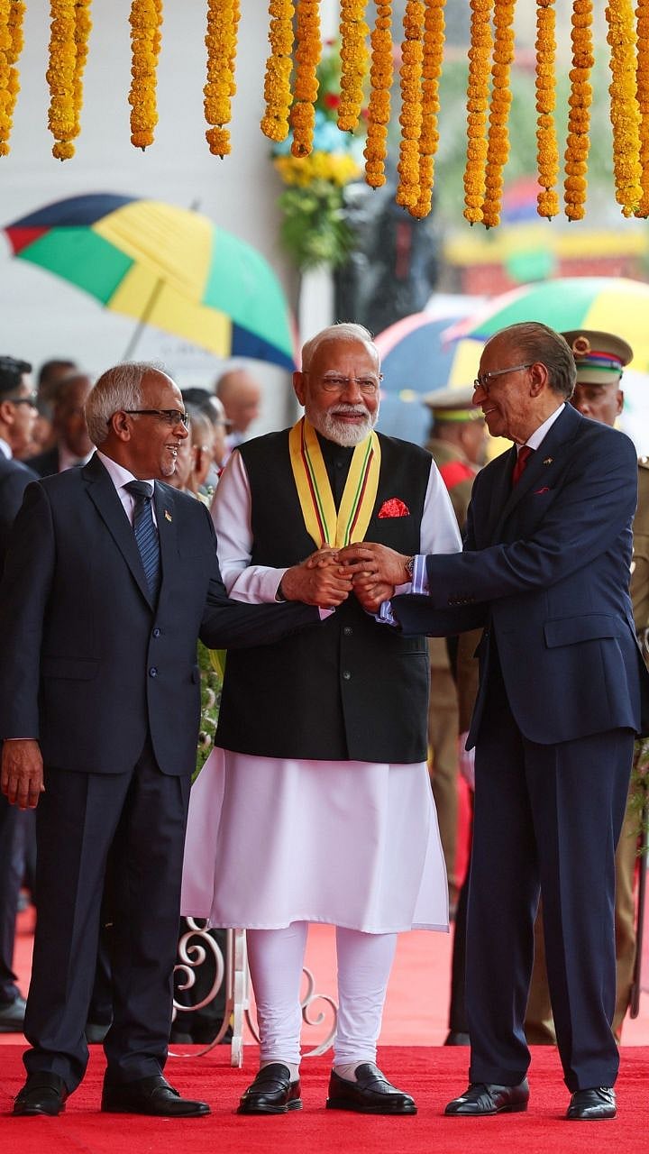 PM Modi Honored in Mauritius पीएम मोदींच्या शिरपेचात आणखी एक मानाचा ...