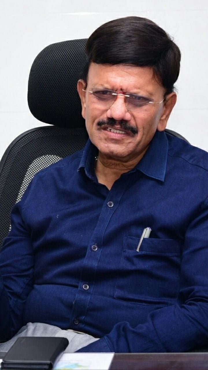 Former IAS officer B. Lakshmi Kantham आंध्र प्रदेश केडरचे माजी आयएएस ...