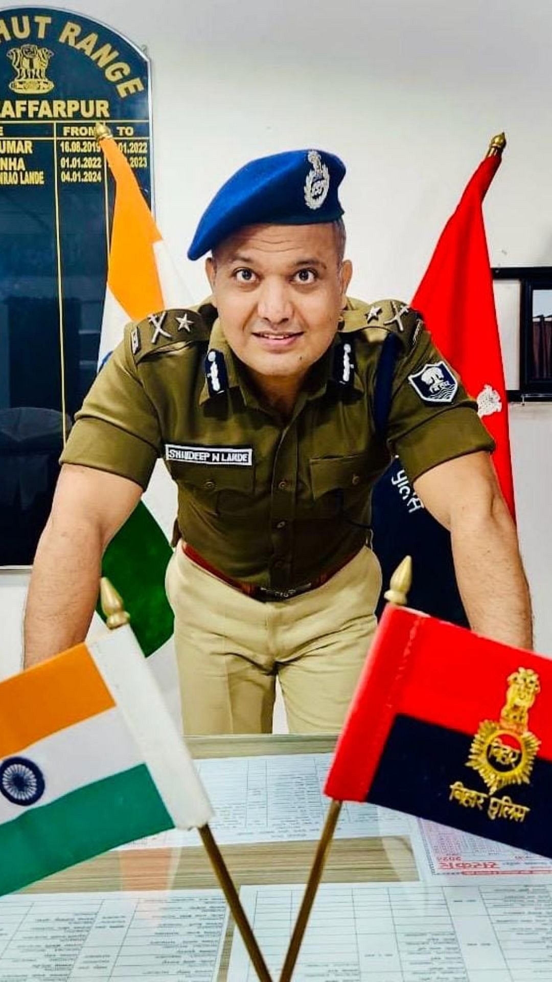 IPS officer in politics : 'सुपर कॉप' शिवदीप लांडेंची राजकारणात एन्ट्री ...