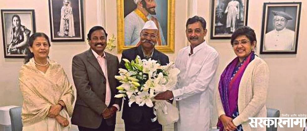 संभाजीराजेंनी अशी केली श्रीनिवास पाटलांच्या पाहूणचाराची परतफेड ...