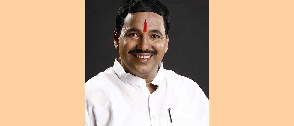 सुनेने भर सभेत थेट मुख्यमंत्र्याकडे तक्रार केल्याने माजी आमदार बापू ...