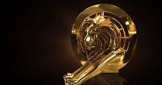 Director Aditya Bhasin winning documentary 'Pata Lapata' at Cannes