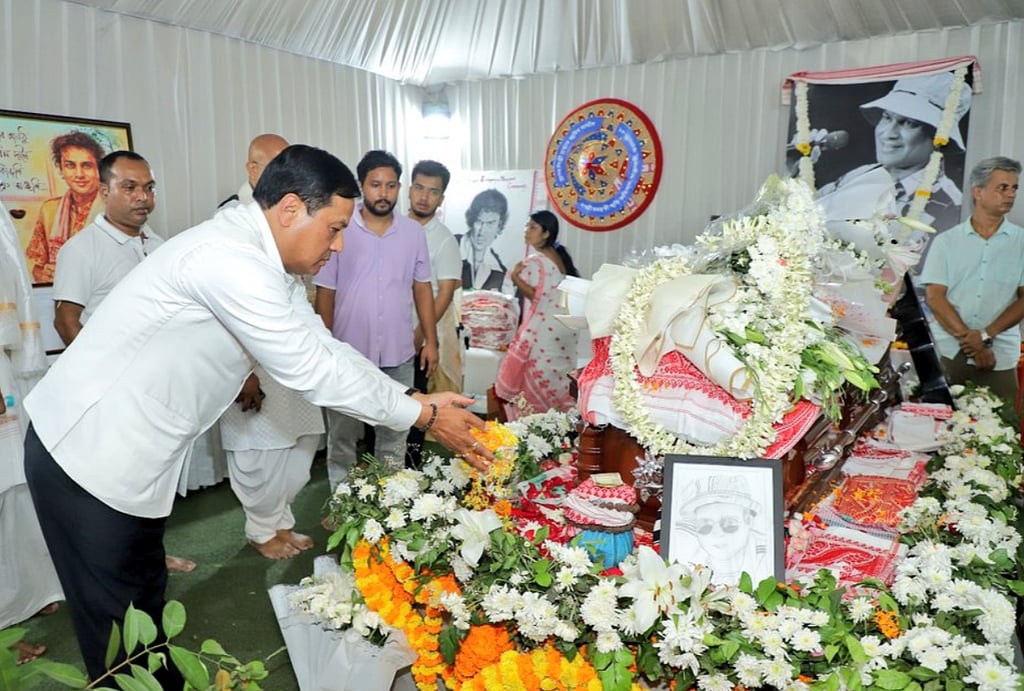 Guwahati: Sonowal Pays Tribute at Adya Shraddha of Zubeen Garg’s