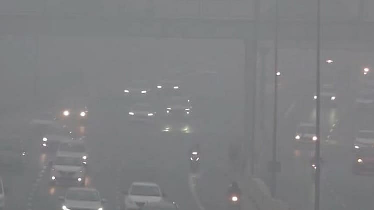 New Delhi: Dense Fog Disrupts Delhi's Air and Rail Travel ...