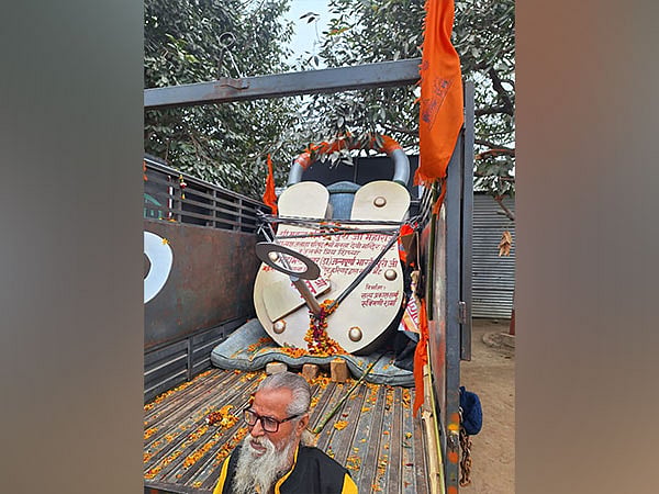 World’s largest lock, 1,265 kg laddoo Prasad arrive in Ayodhya