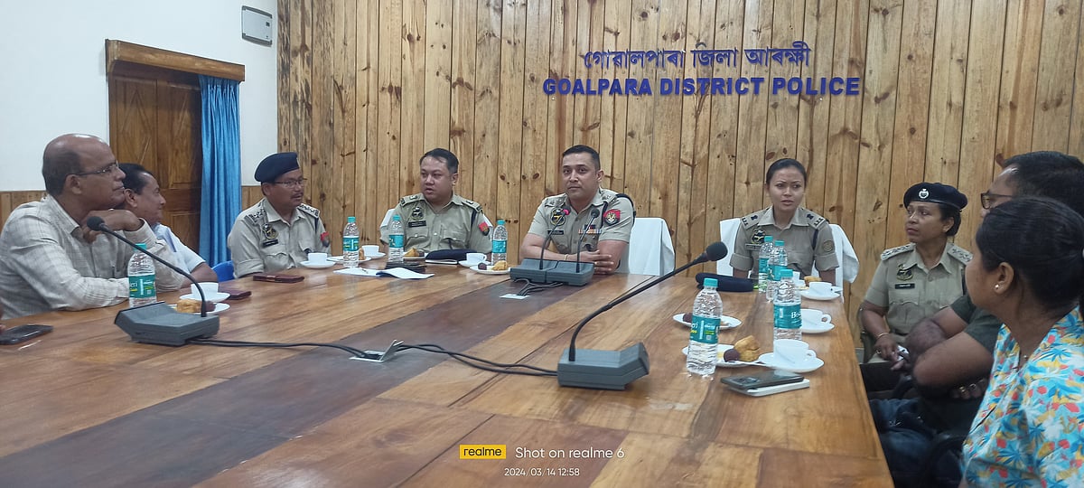 Goalpara Superintendent of Police, Nabaneet Mahanta interacts with ...