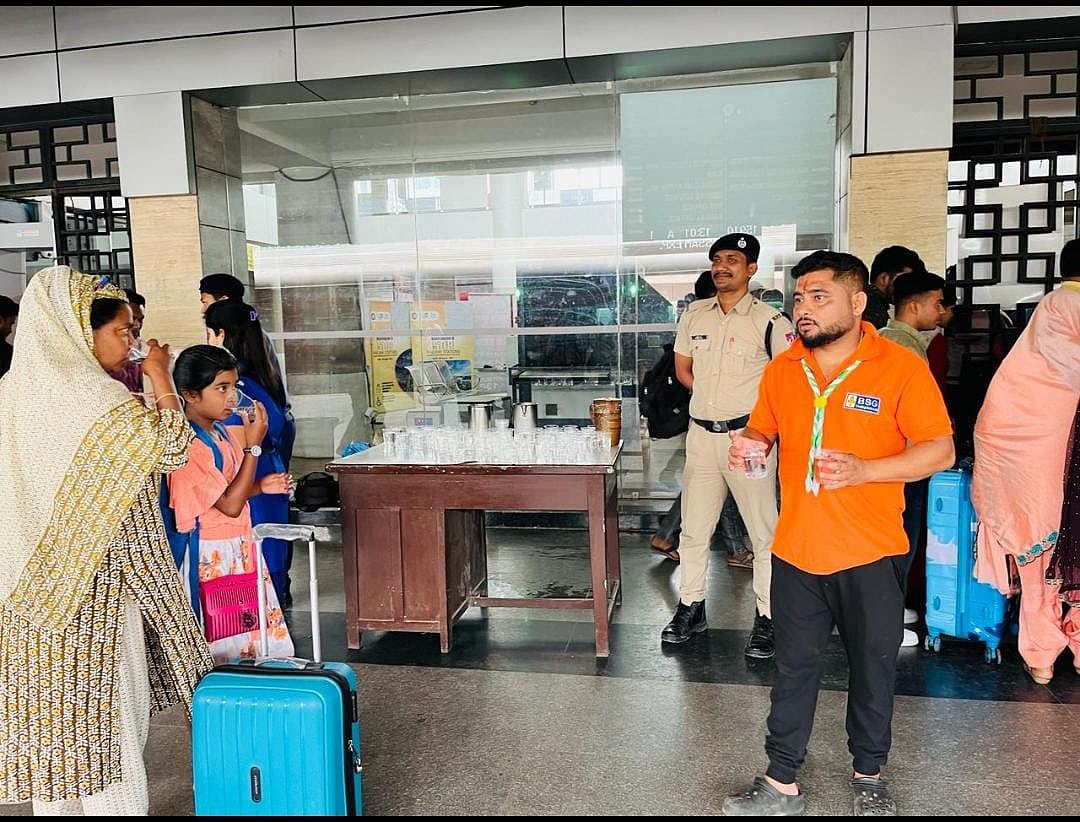 Meal counters operational at 8 stations over Northeast Frontier Railway