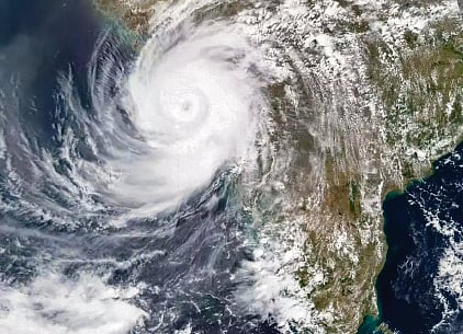 Kolkata: Cyclone Remal Approaches Bangladesh and West Bengal, Kolkata ...