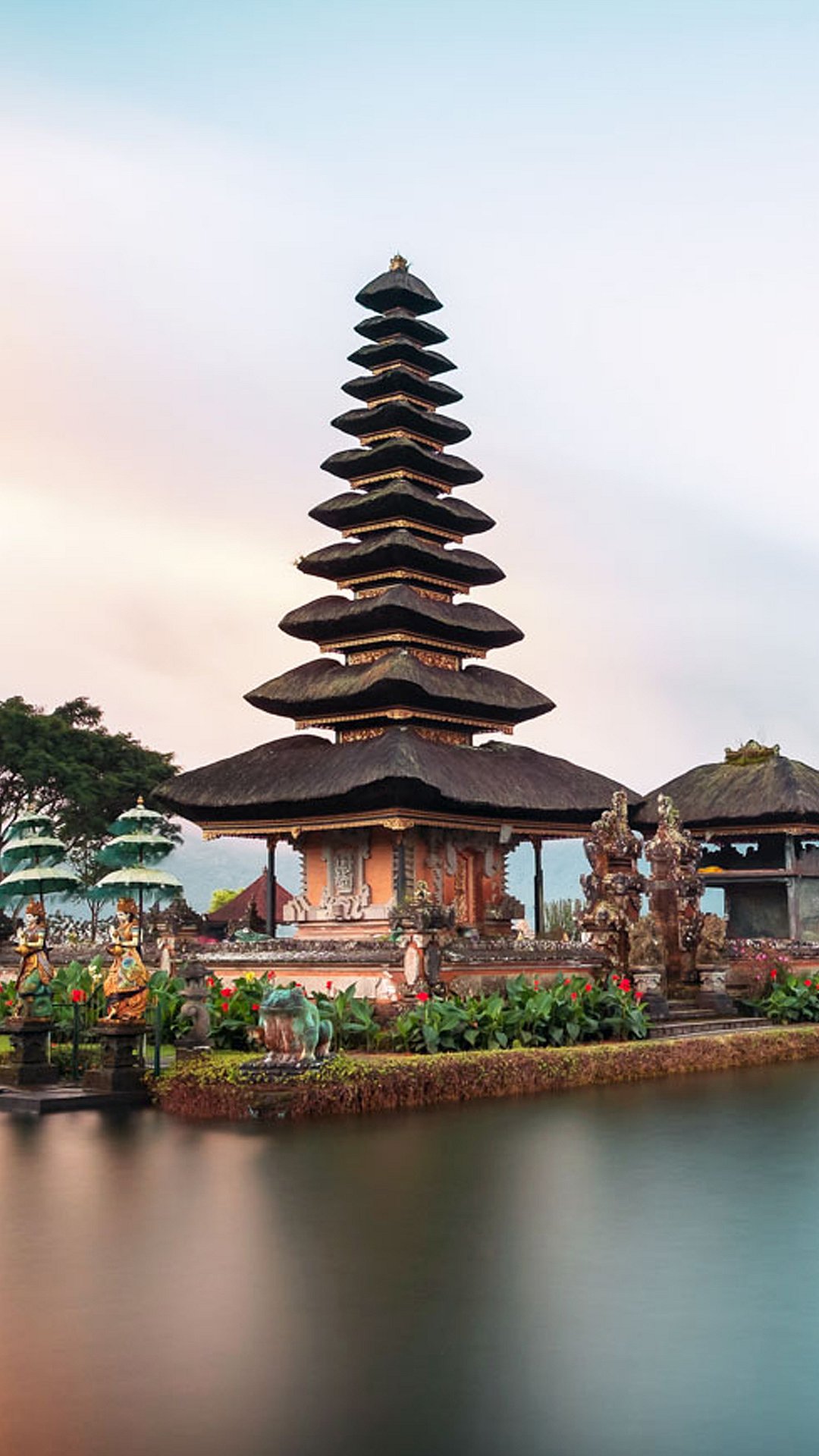 10 Must-See Attractions Worldwide