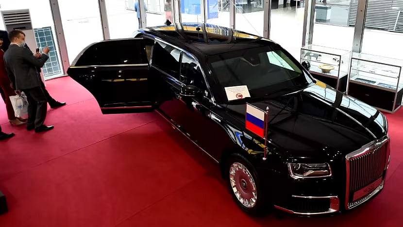 Russian President Vladimir Putin gifts another luxury Russian limousine ...