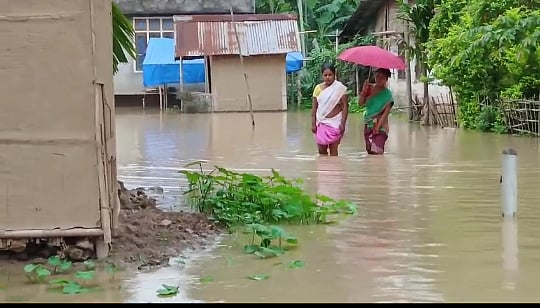 Floods Worsen in Kampur: Kopili River Breaches Danger Level, Over 500 ...