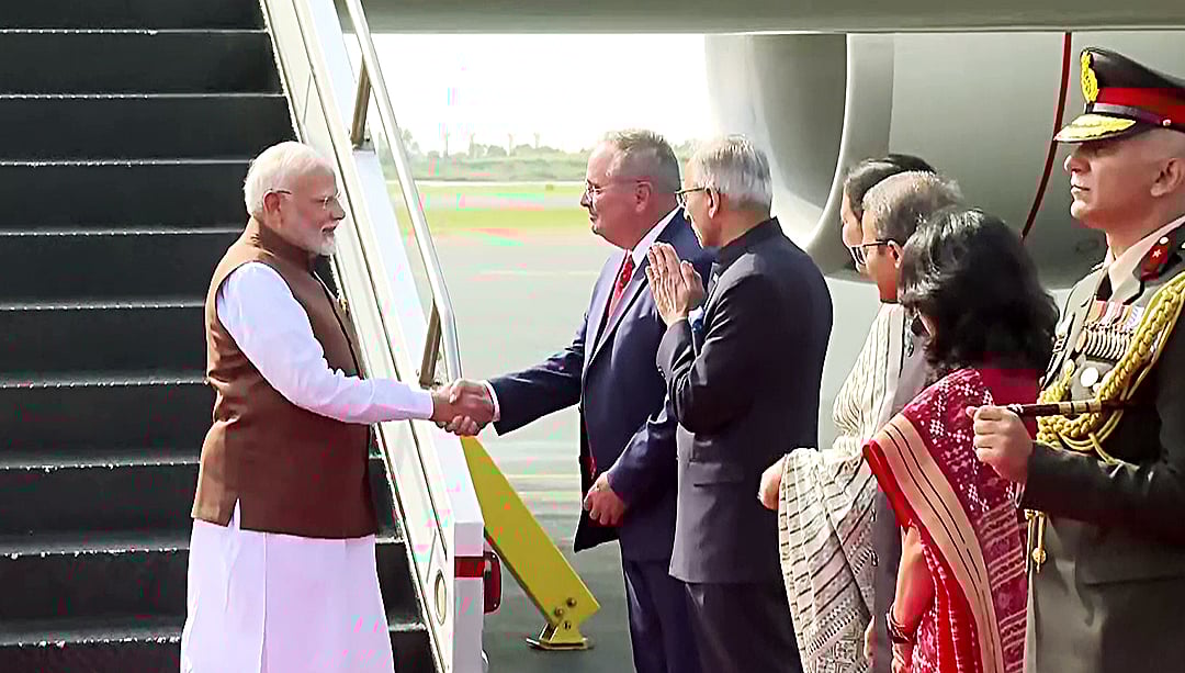 PM Narendra Modi Arrives in Philadelphia for Meeting with Biden & Quad ...