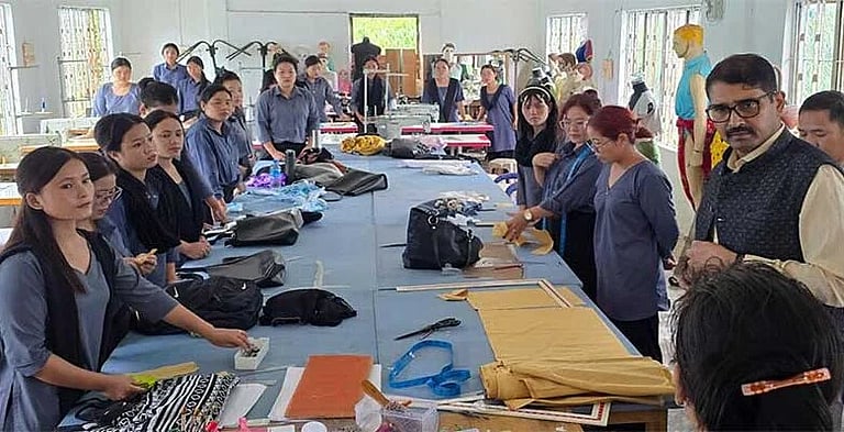 Arunachal: Commissioner SDE inaugurates Course on Computer Concept at ...