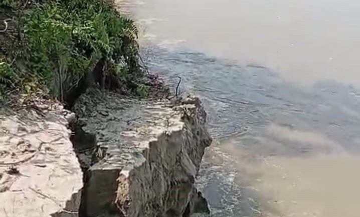 Severe Erosion in Saikhowa Block Threatens Embankment as Dibang River ...