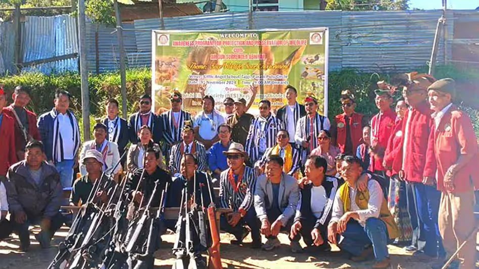 Arunachal: Nyishi Elite Society’s Keyi Panyor Unit Surrenders Airguns ...