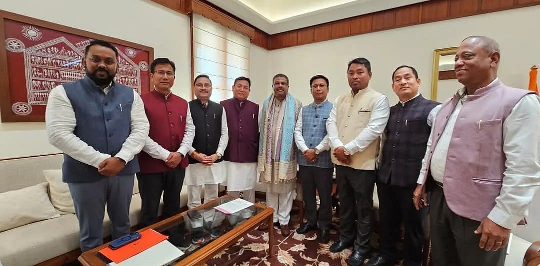 Assam: BTR Delegation Meets Union Education Minister Dharmendra Pradhan ...