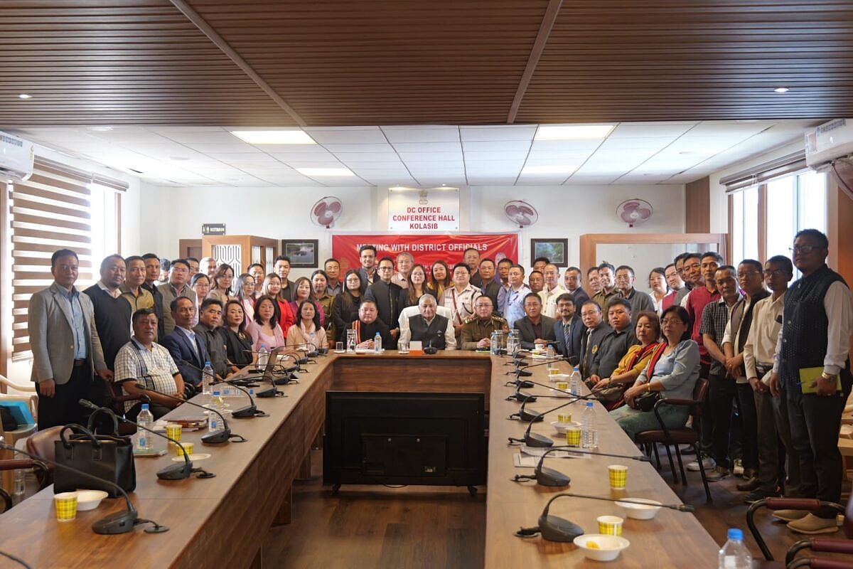 Mizoram Governor Discusses Development and Security in Kolasib Visit