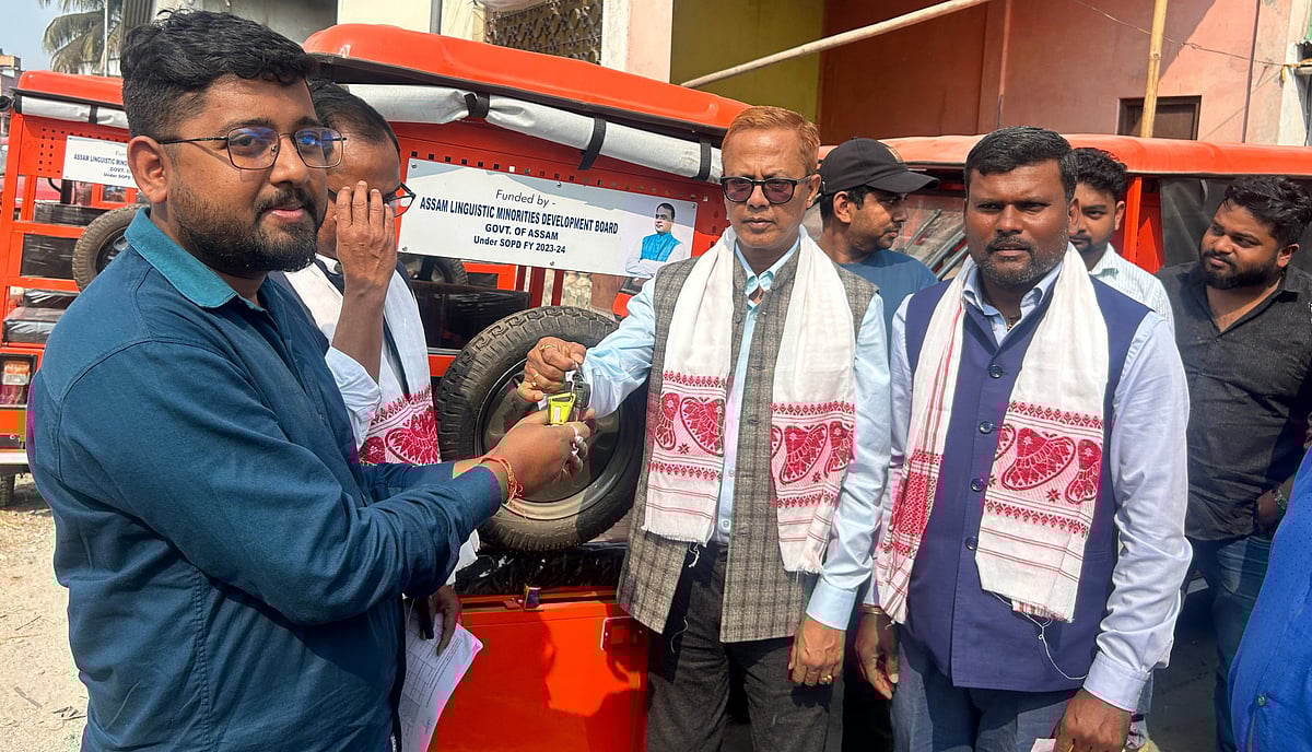 Assam Govt Distributed E-rickshaws to Beneficiaries of Darrang and ...