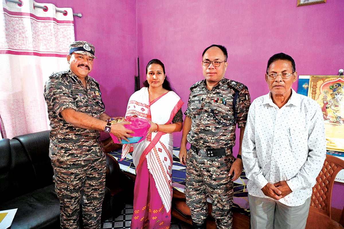Assam: DIG, GC CRPF Guwahati Manas Ranjan Pays Tribute to Martyrs