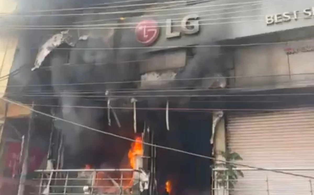Assam: Massive Fire Engulfs Electronics Showroom In Jorhat Assam: Massive Fire Engulfs Electronics Showroom In Jorhat