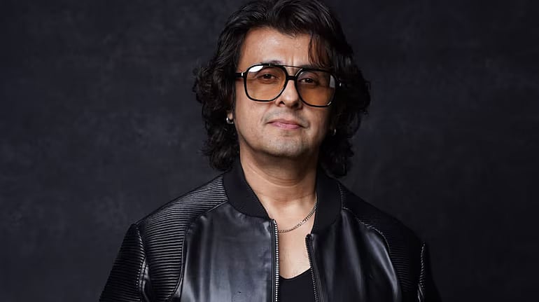 Sonu Nigam warns fans about fake account misusing his name