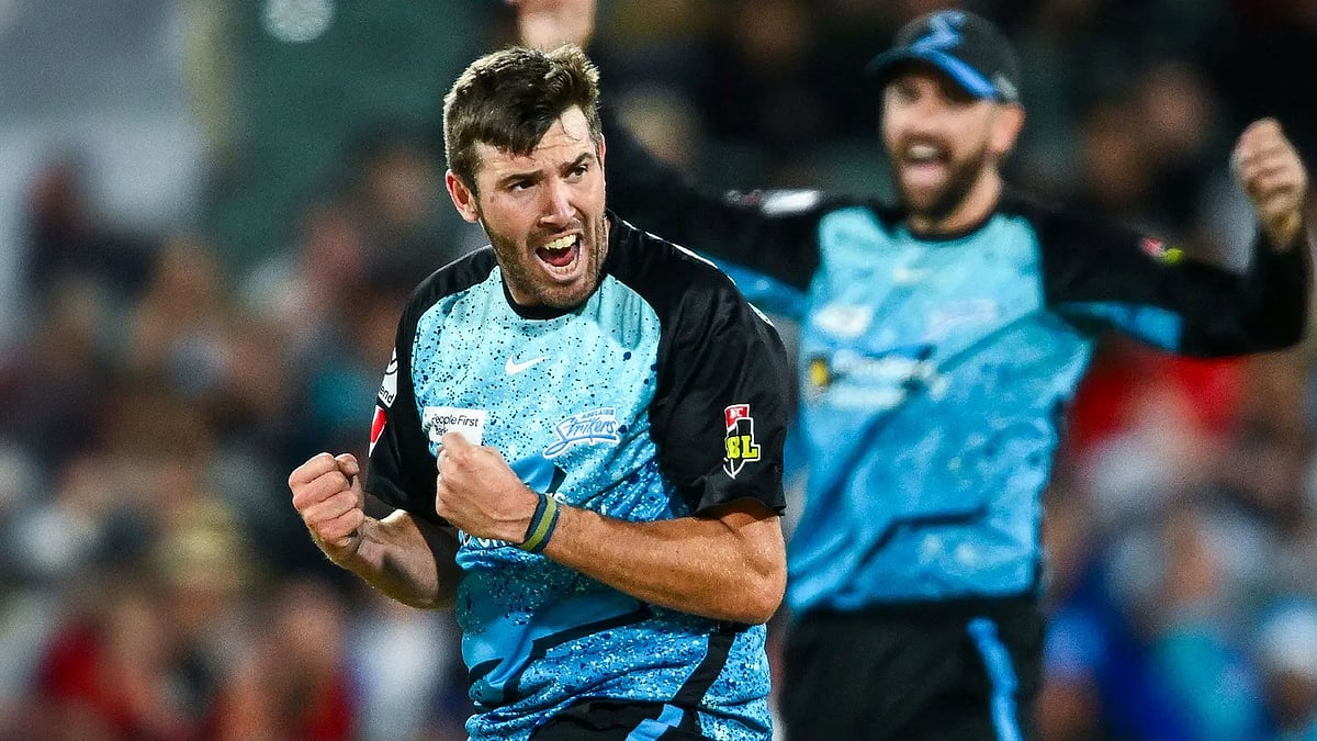 Jamie Overton re-signs with Adelaide Strikers for BBL 15