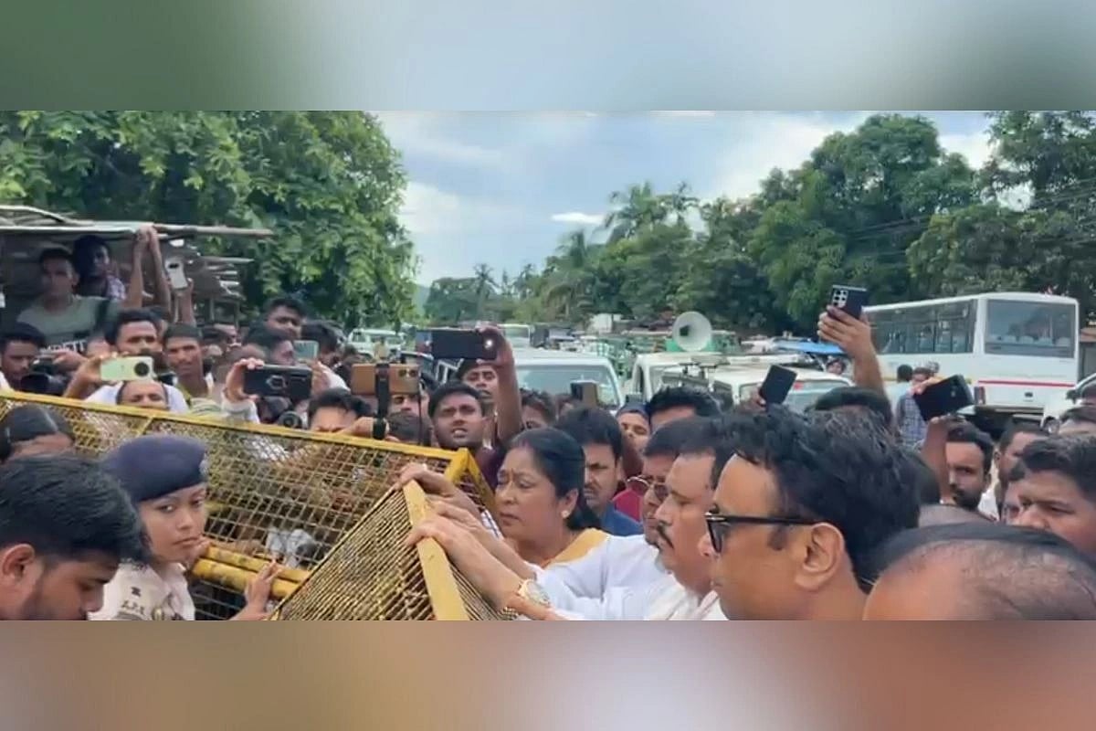 Congress MP, MLAs face wrath of evicted people in Goalpara