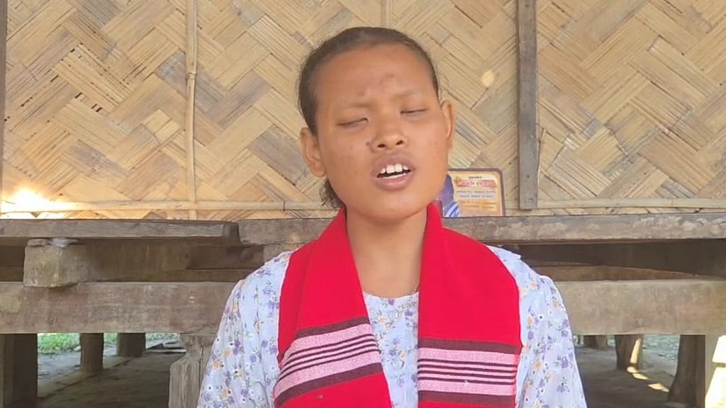 Visually-Impaired Singer Kristina Pahari Wins National Honour