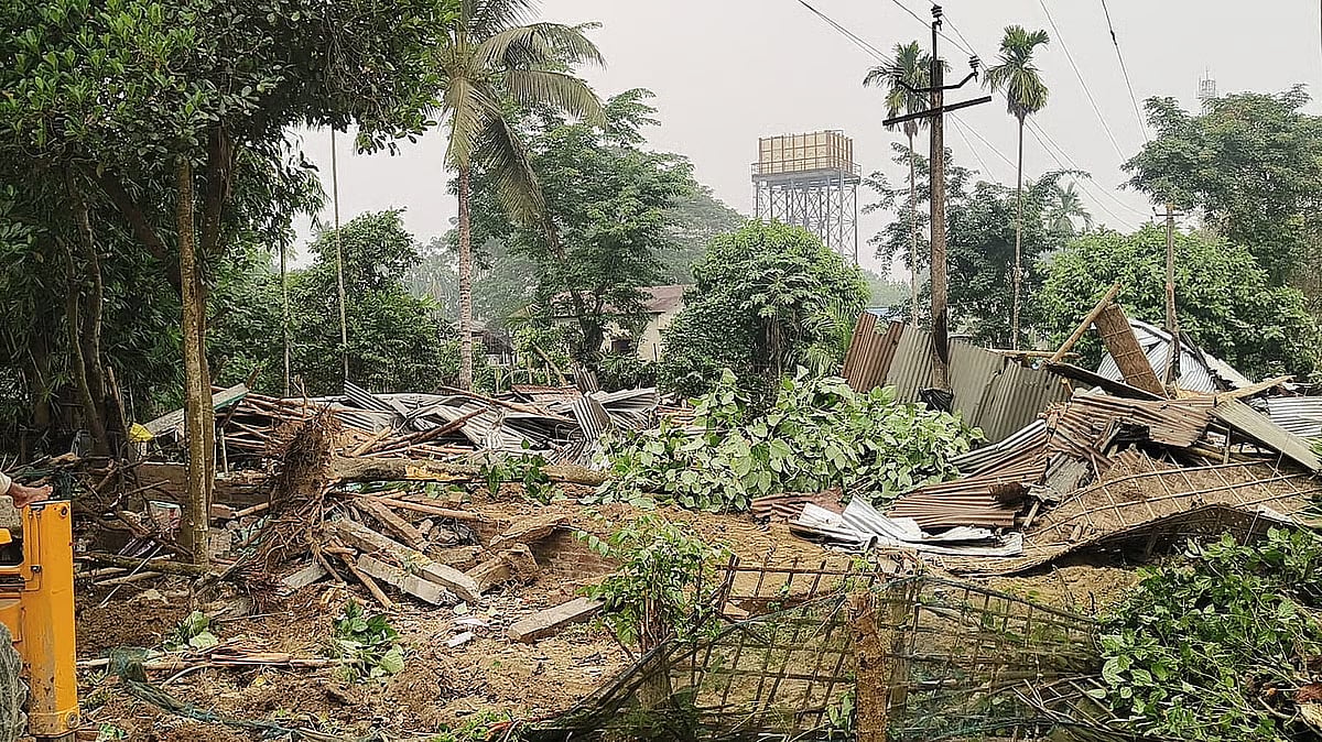 Assam:Eviction drive clears 500 bighas of encroached land in Palasbari