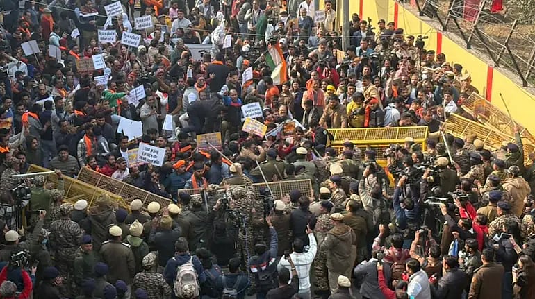 Protests erupt outside B’desh High Commission in Delhi over lynching