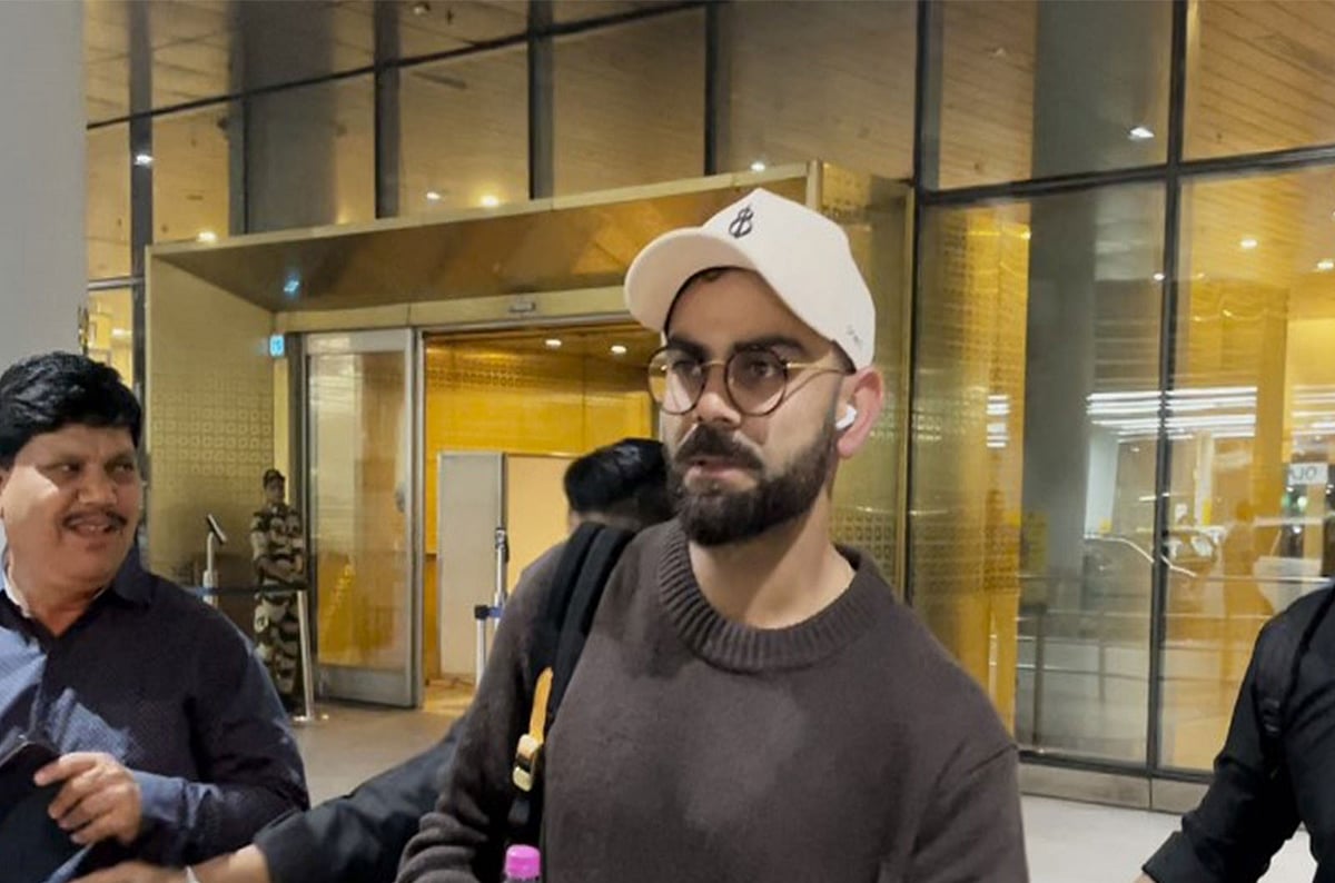 Virat Kohli spotted at Mumbai airport after Vijay Hazare heroics
