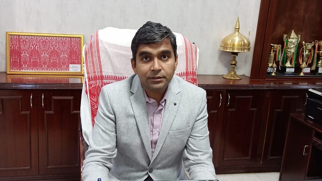 Assam: Sumit Sattawan takes charge as Tinsukia District Commissioner