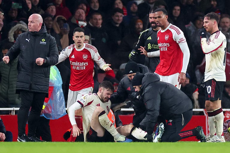 Arsenal’s Martinelli issues apology after Bradley injury scare