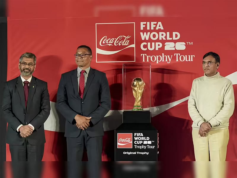 Sports Minister and Gilberto Silva Reveal FIFA Trophy in New Delhi
