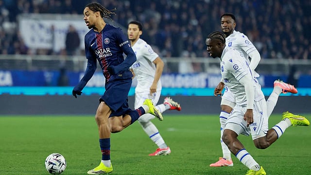 Barcola nets winner as PSG beat Auxerre to return to top of Ligue 1