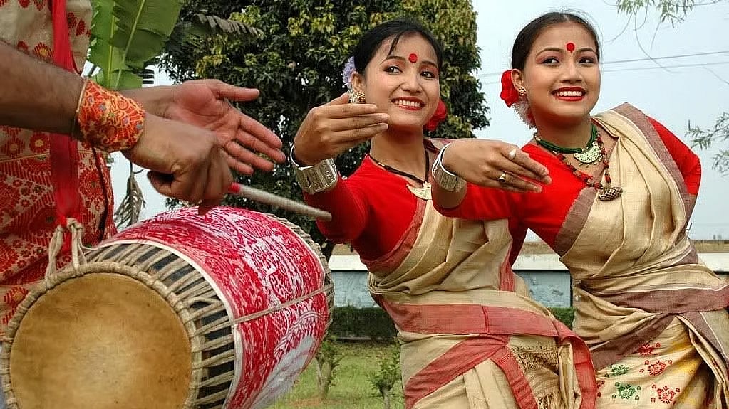 Week-long Bihu dance and dhol workshop concludes with cultural showcase ...