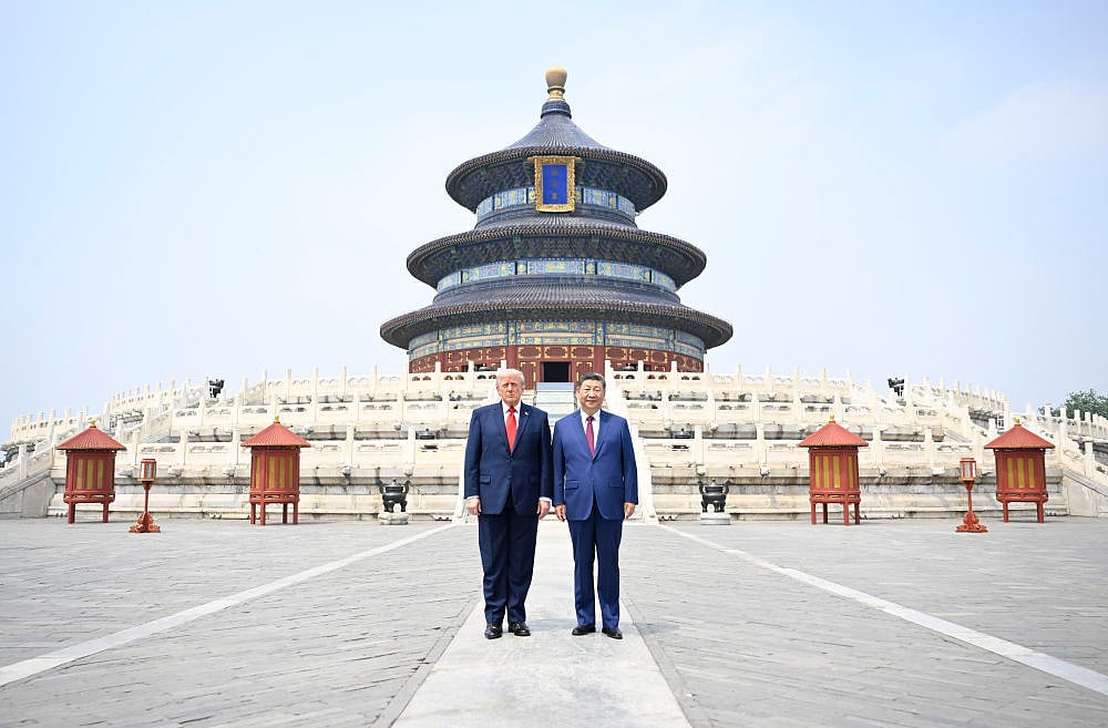 Chinese President Xi Jinping, US President Donald Trump visit Temple of ...