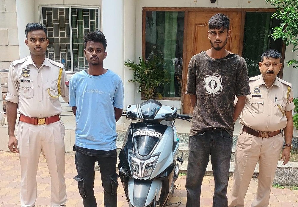 Two snatchers arrested, mobile phones recovered in Guwahati