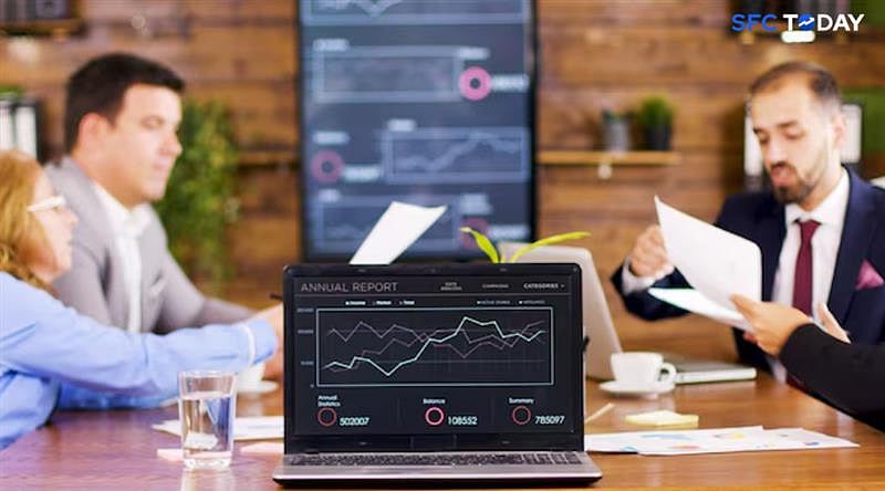 The Role of ETFs in Investment Portfolios: Benefits and Risks