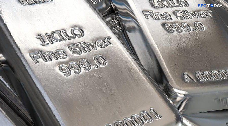 Silver ETFs Outpace Gold, Delivering Triple-Digit Gains: What’s Next?