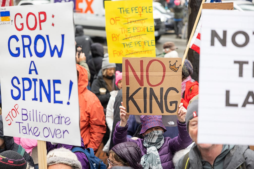 Over 2,000 Rally in Support of Federal Workers in Downtown Seattle
