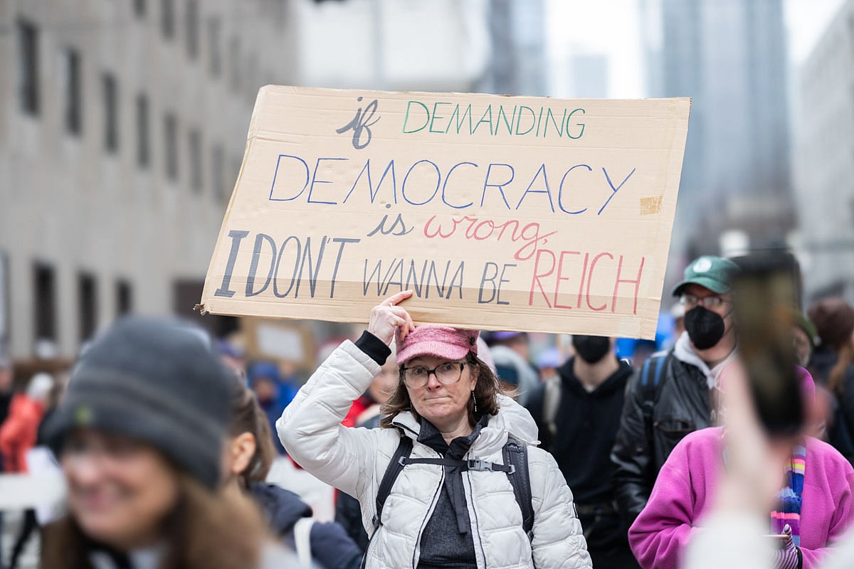 Over 2,000 Rally in Support of Federal Workers in Downtown Seattle