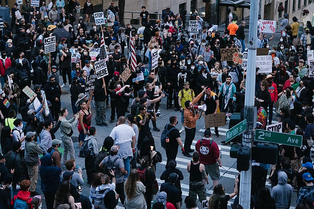 Hundreds Protest Against ICE at Seattle Federal Building
